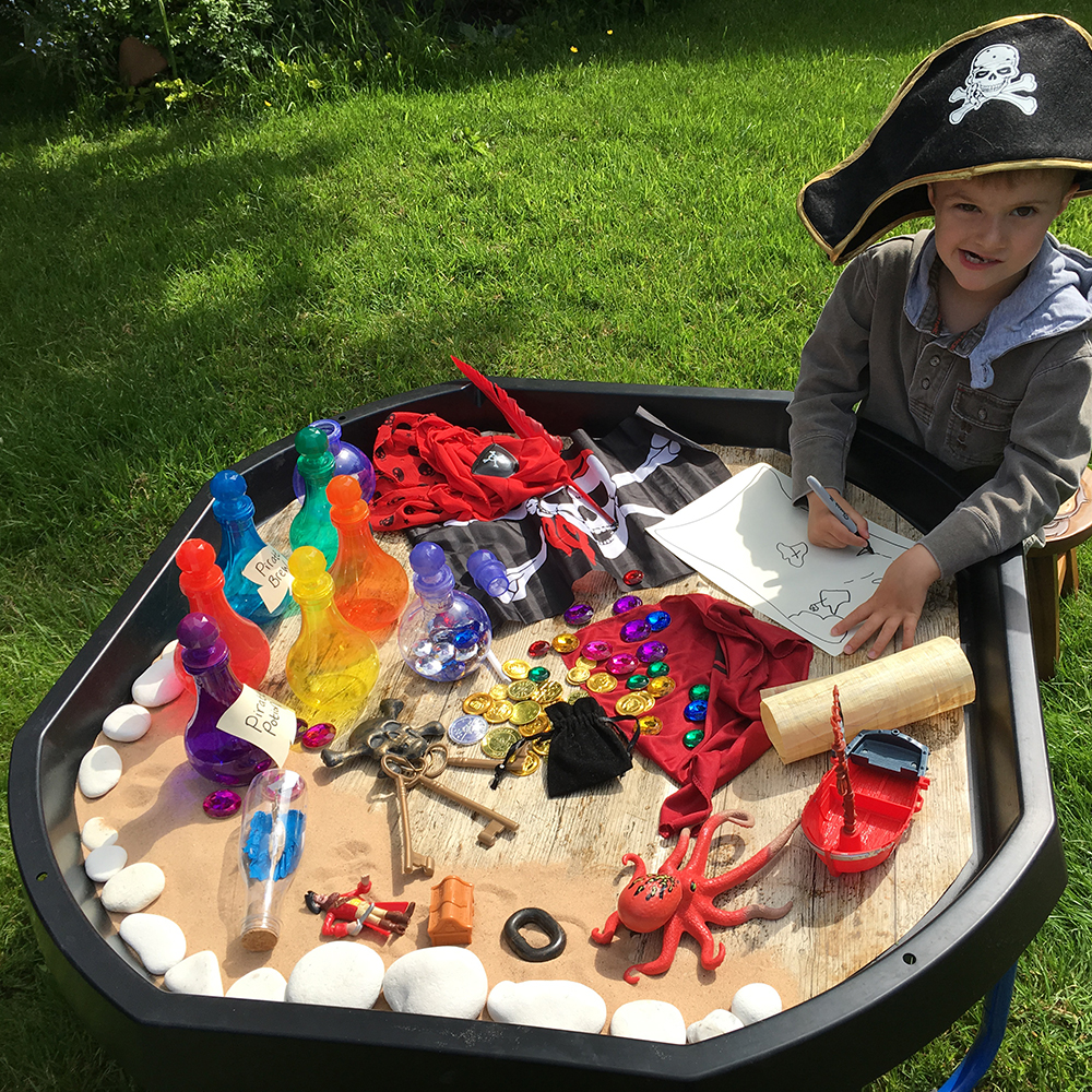 Pirate play in the Tuff Tray – Lottie Makes