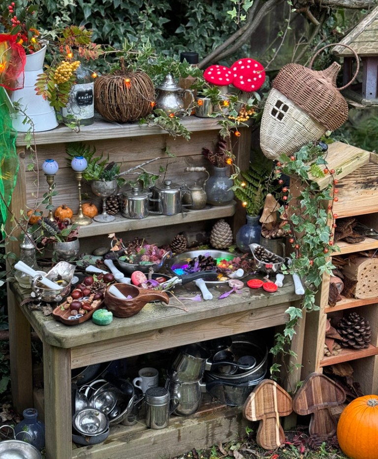 14 fun mud kitchen activities to promote learning through play – Lottie ...