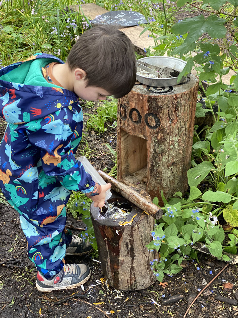 14 fun mud kitchen activities to promote learning through play – Lottie ...