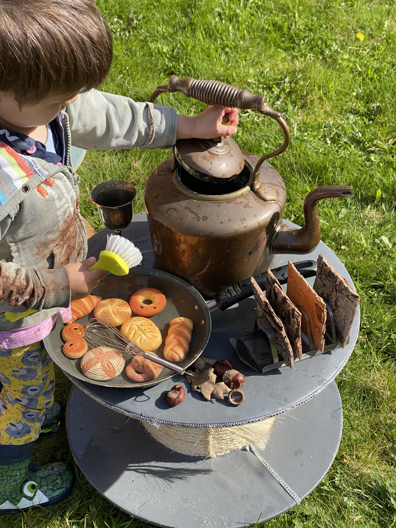 14 fun mud kitchen activities to promote learning through play – Lottie ...